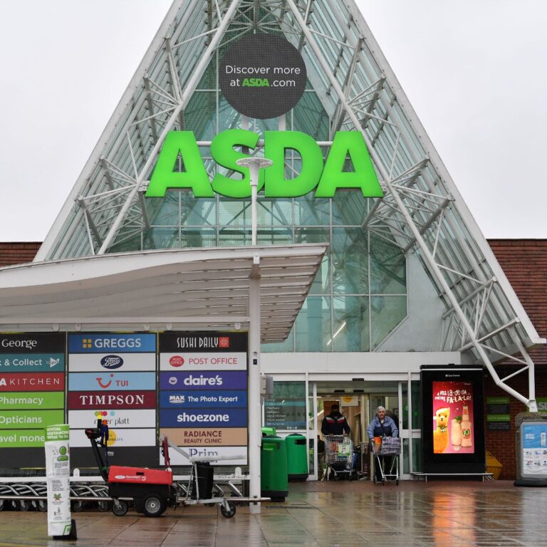 Working at Asda 【 2025